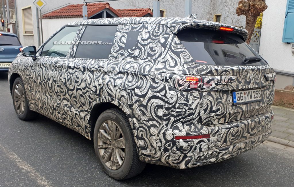 2021 Mitsubishi Outlander Spotted In Europe, Wraps New Platform In ...