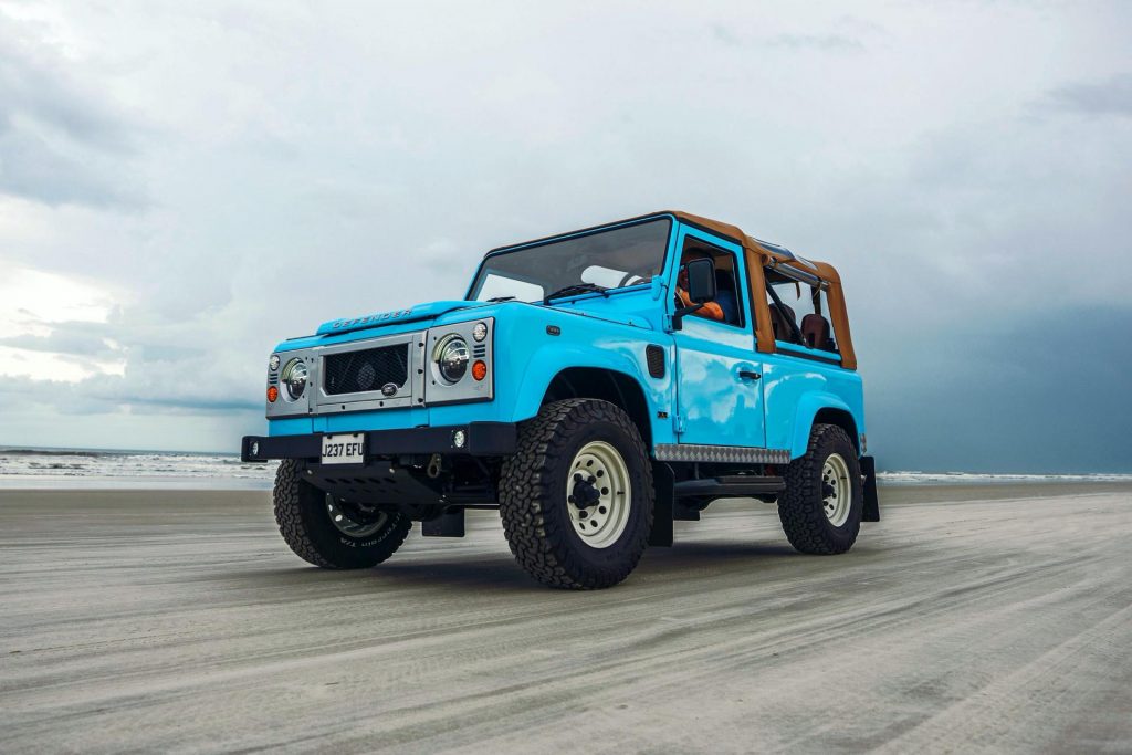 Arkonik Turns 90’s Land Rover Defender Into Impossibly Cool Beach Buggy ...
