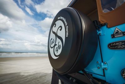 Arkonik Turns 90’s Land Rover Defender Into Impossibly Cool Beach Buggy ...