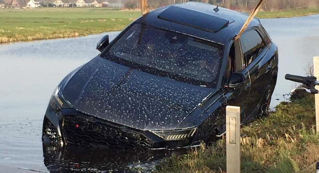 20-Day-Old Audi RS Q8 Crashes Into Dutch Canal | Carscoops