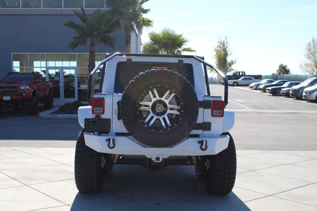 This Six-Wheeled Jeep Wrangler Is All About Show, But It’ll Still Cost ...