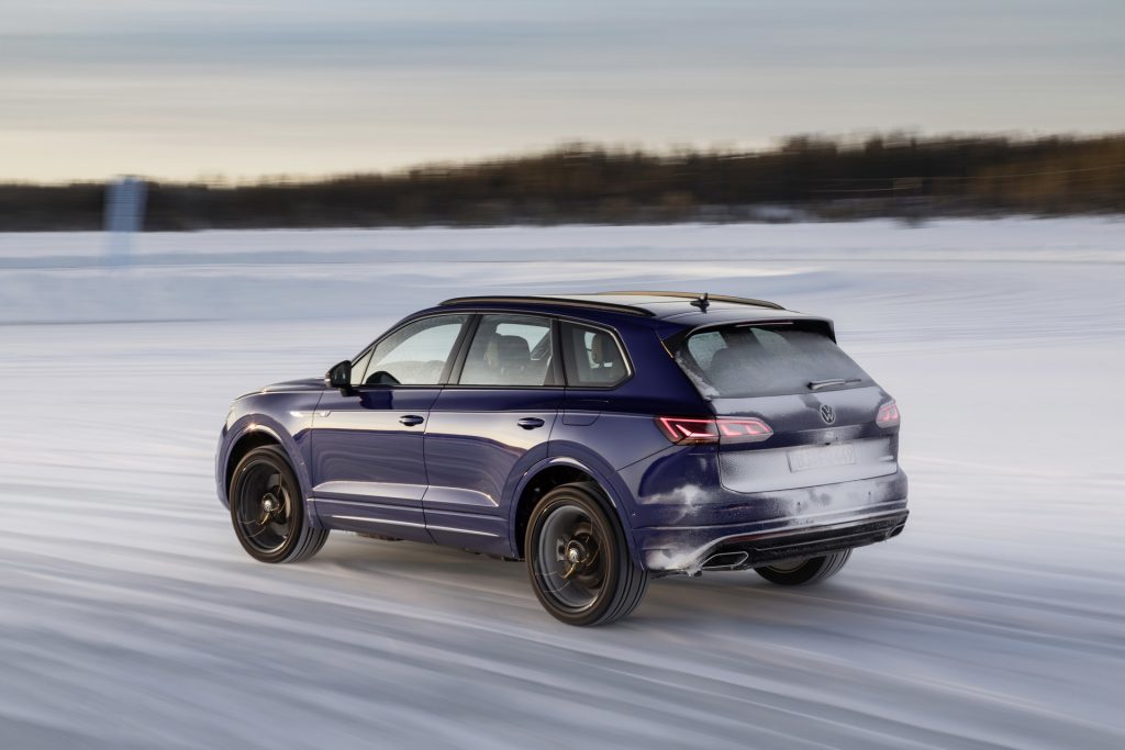 Volkswagen Touareg R Is A 455 HP Plug-In Hybrid Super SUV | Carscoops