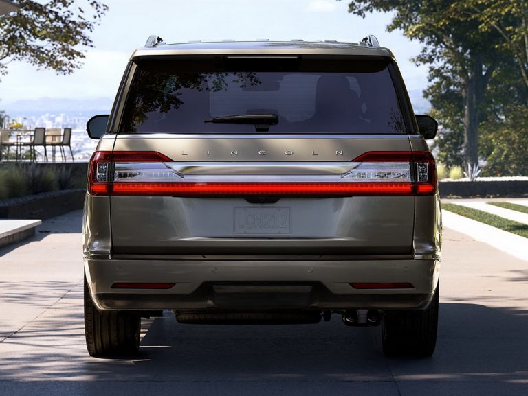 2021 Cadillac Escalade Vs. 2020 Lincoln Navigator: Clash Of The SUV ...