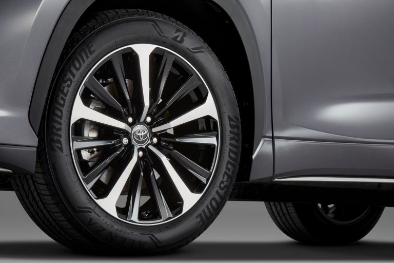 Toyota’s New 2021 Highlander XSE Combines Aggressive Styling With ...