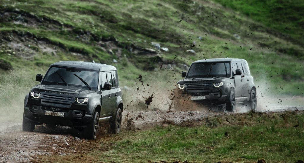Watch New Land Rover Defender Perform Crazy Stunts In ‘No Time To Die ...