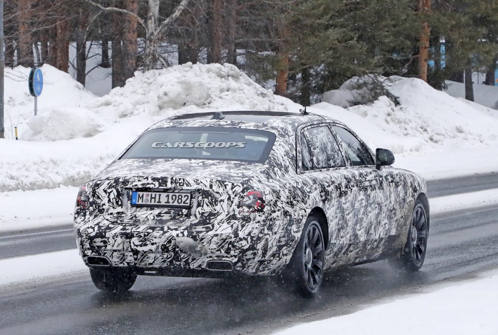 2021 Rolls-Royce Ghost LWB Prototype Caught Alongside Regular Model ...