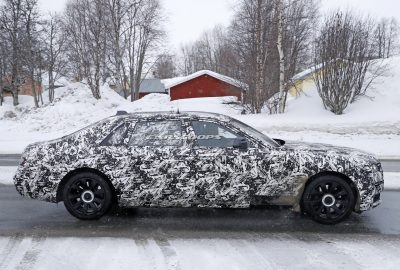 2021 Rolls-Royce Ghost LWB Prototype Caught Alongside Regular Model ...