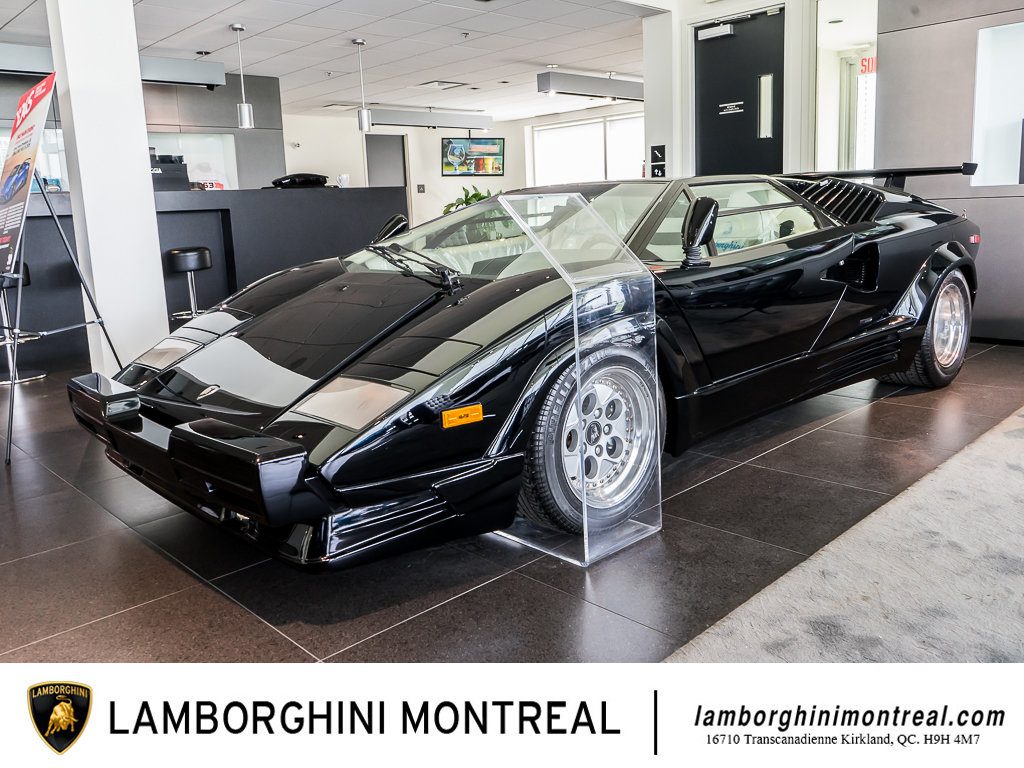 There’s A Virtually Brand New Lamborghini Countach 25th Anniversary ...