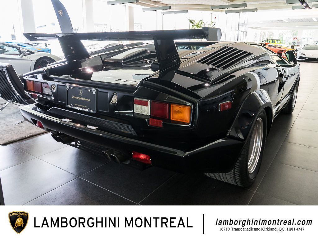 There’s A Virtually Brand New Lamborghini Countach 25th Anniversary ...