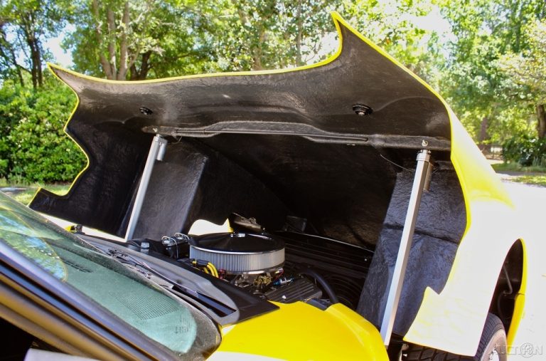 Meet The Chevrodge Viperette: A ’76 Corvette Pretending To Be A Viper ...