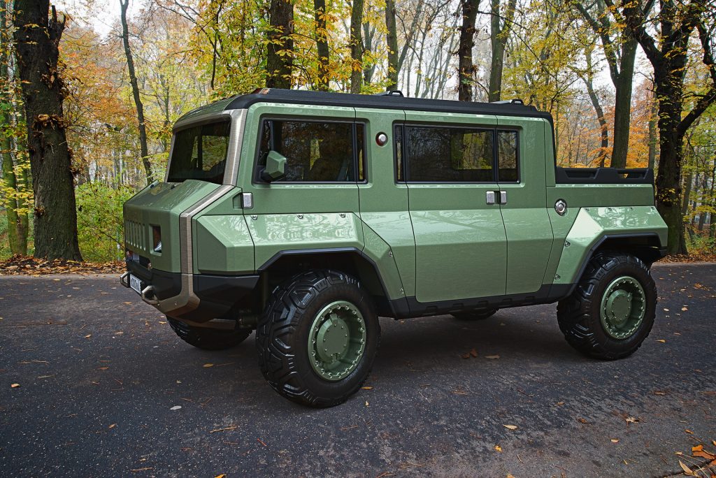 H-UAZ: American Hummer And Russian UAZ Mishmash Promotes Making Love ...