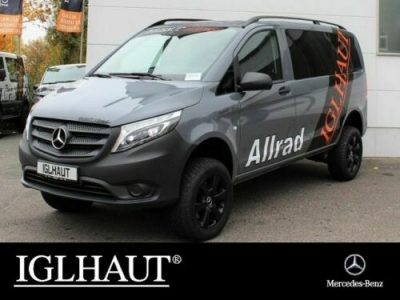 Modded Mercedes-Benz Vito 4×4 With Three Locking Diffs Is One Tough ...