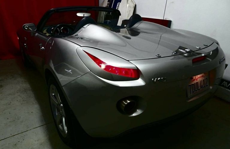 A Pontiac Solstice That Thinks It’s A V10 Shelby Cobra Innovation ...