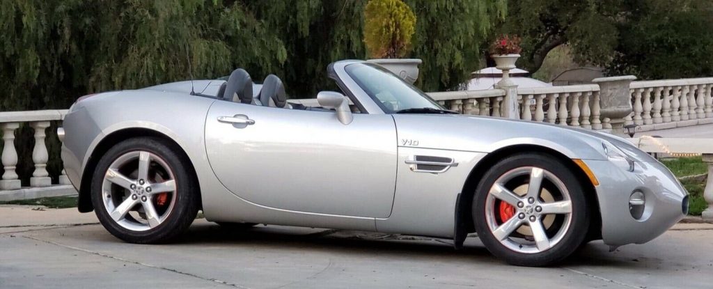 A Pontiac Solstice That Thinks It’s A V10 Shelby Cobra Innovation ...