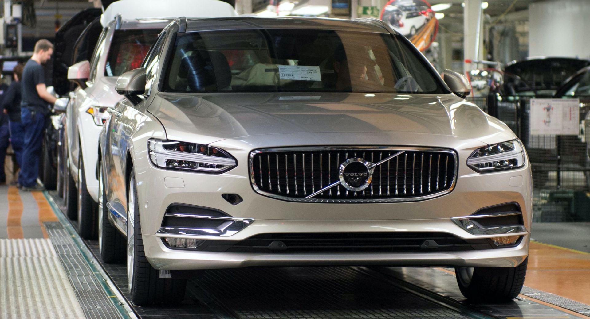Volvo Reopening Plants In Sweden And Belgium On April 20, U.S. On May ...