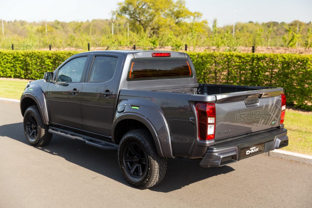 Isuzu D-Max XTR Color Edition Can Look Vibrant While Muddy | Carscoops