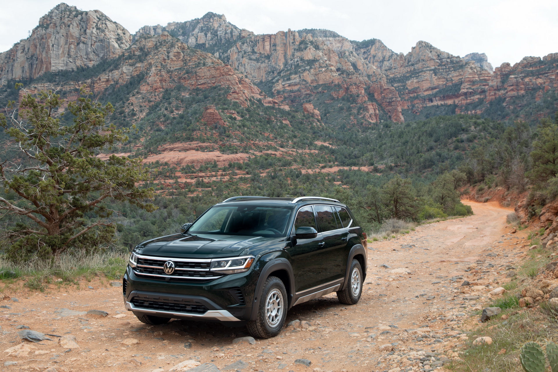 VW Atlas Gains Rugged Body Kit And Unique Wheels Thanks To New Basecamp ...