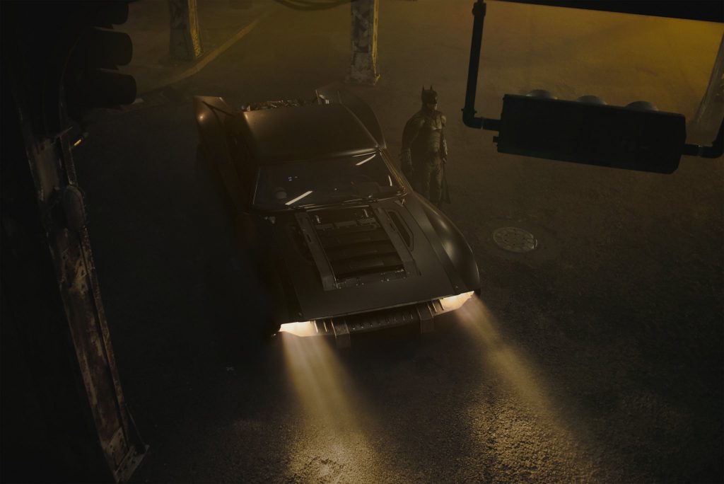 Batman Goes Basic As New Pictures Seemingly Reveal The Upcoming ...