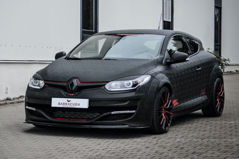 Older Renault Megane RS Coupe Is High On Psychedelic Color Shifting ...