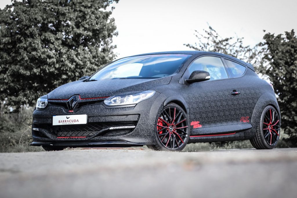 Older Renault Megane RS Coupe Is High On Psychedelic Color Shifting ...