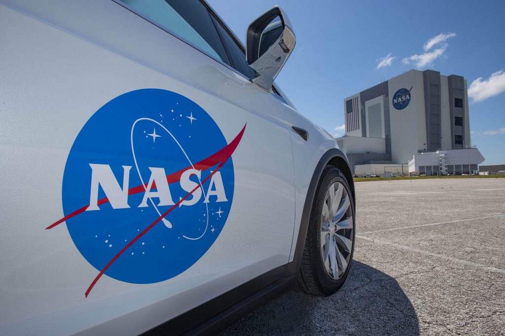 This Tesla Model X Will Transport Two Astronauts To SpaceX’s Launch Pad ...
