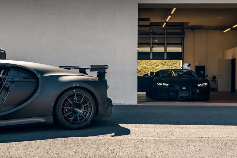 Watch The New Bugatti Chiron Pur Sport Unleash Its 1,479 Horses On The ...