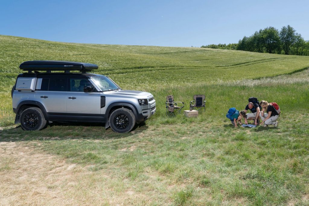 $3,500 Roof Tent Turns 2021 Land Rover Defender Into A Home Away From ...