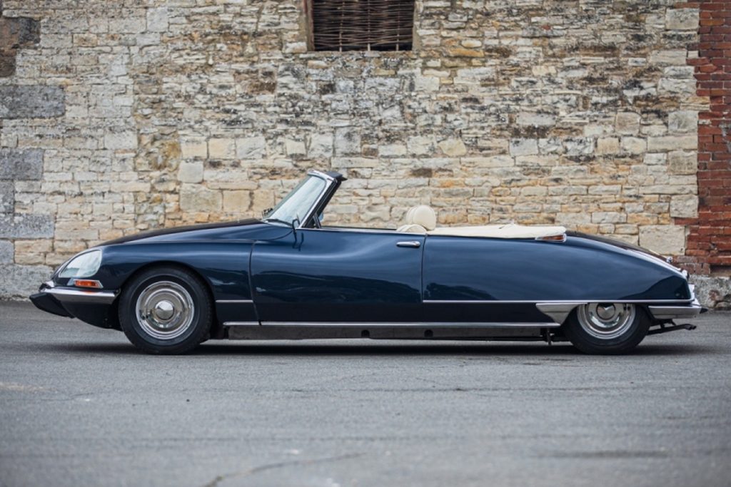 Is There Anything More Elegant Than A Classic Citroen DS21 Décapotable ...