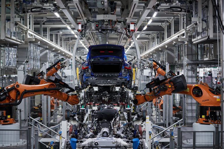 2021 BMW 4-Series Production Starts Next To Facelifted 5-Series, 6 ...