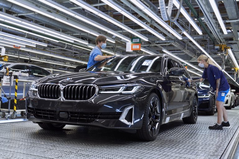 2021 BMW 4-Series Production Starts Next To Facelifted 5-Series, 6 ...