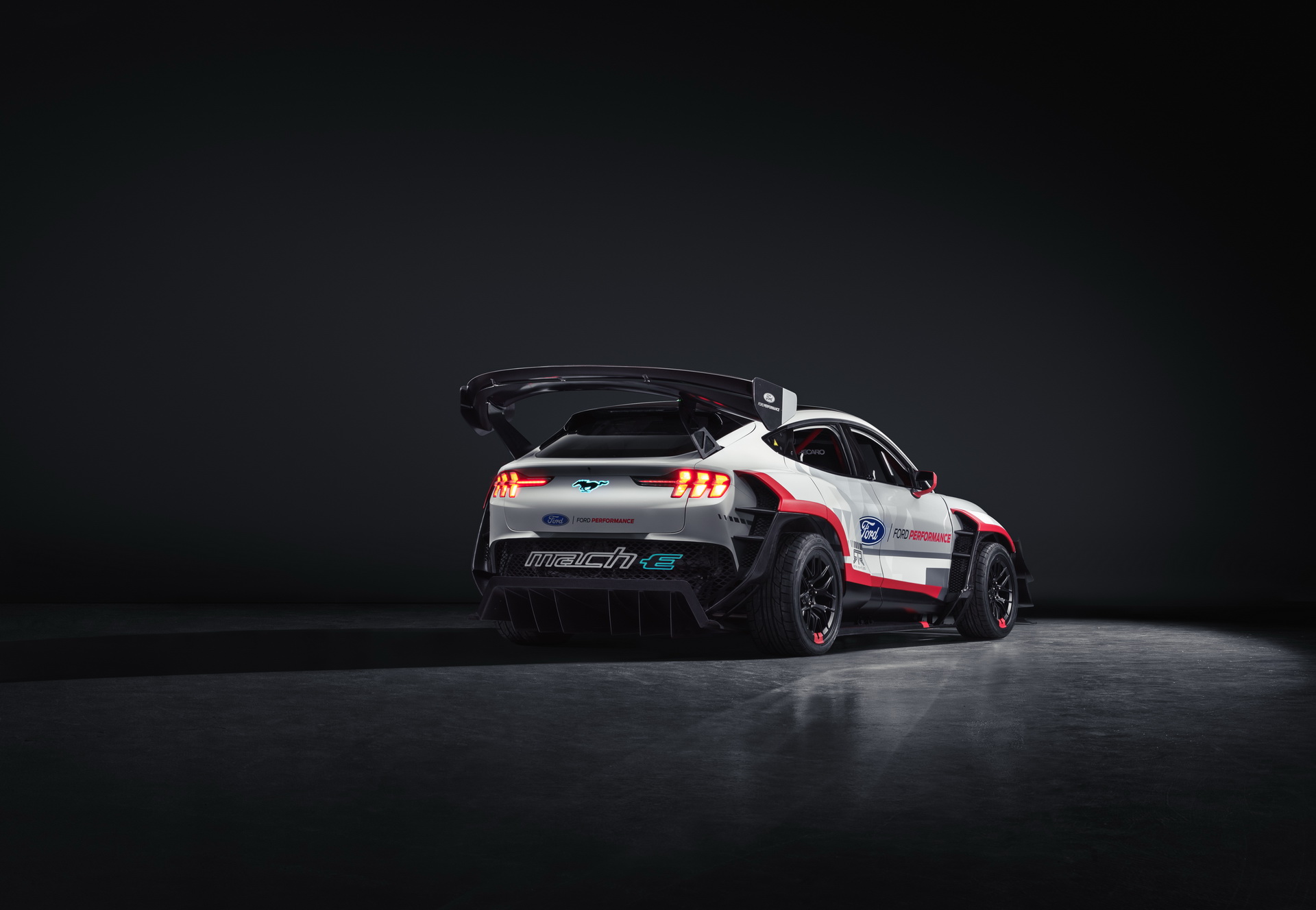 Ford’s Wild Mustang Mach-E Prototype Racer Comes With Seven Motors ...