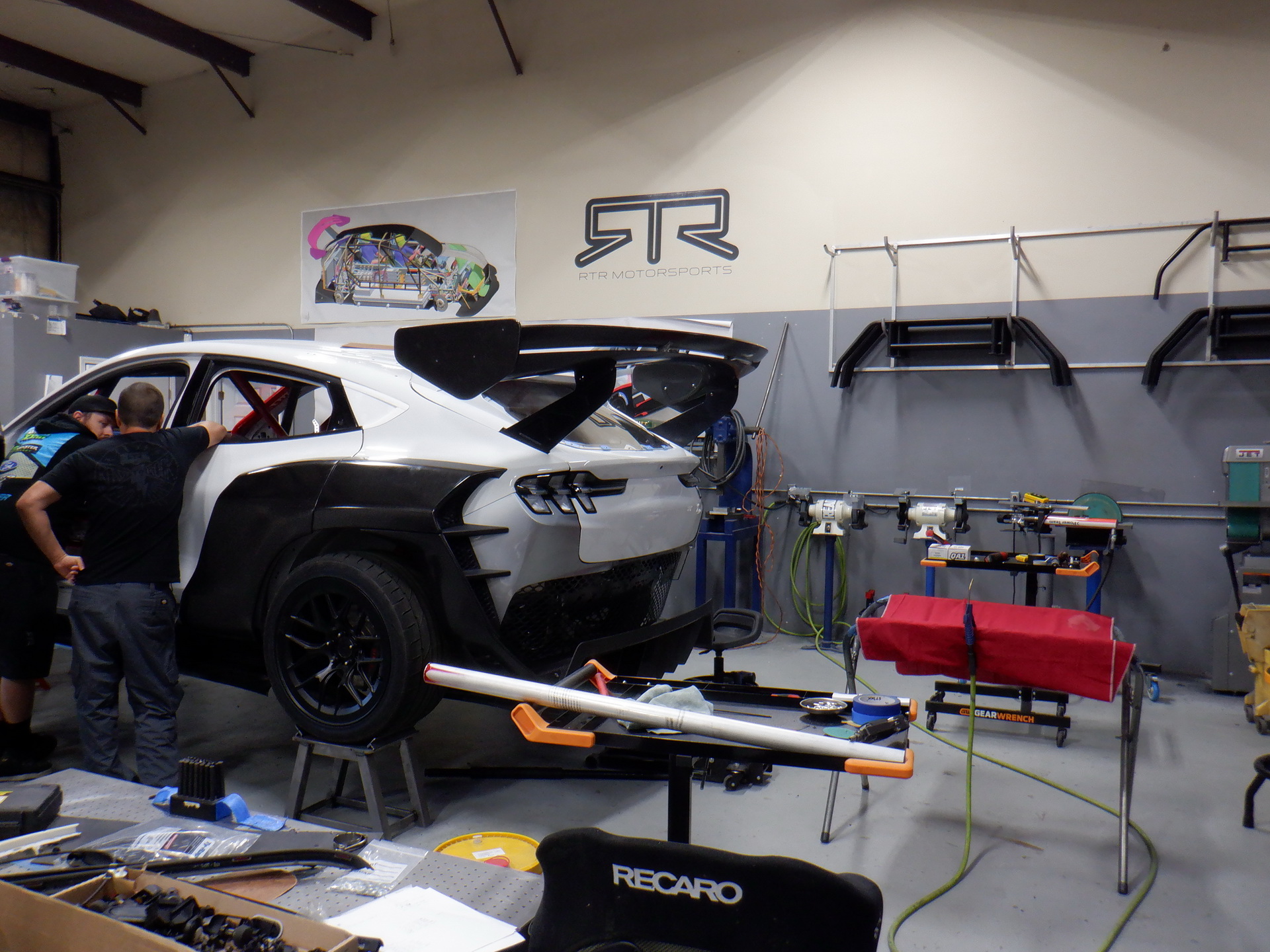 Ford’s Wild Mustang Mach-E Prototype Racer Comes With Seven Motors ...