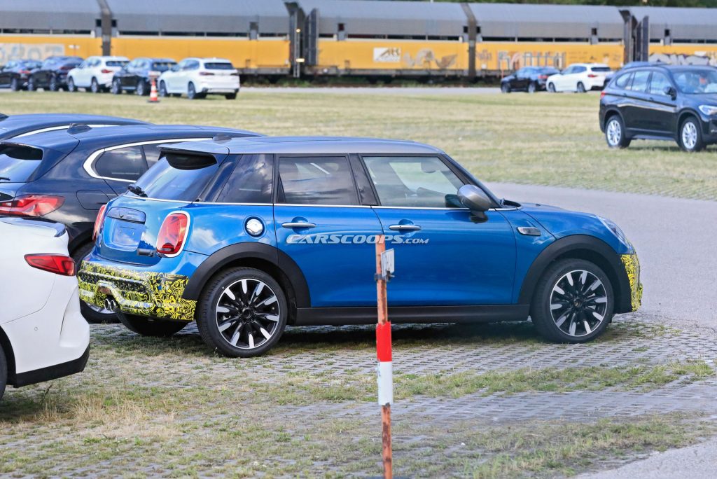 Facelifted MINI Cooper S Plug-In Hybrid Looks Very Familiar | Carscoops