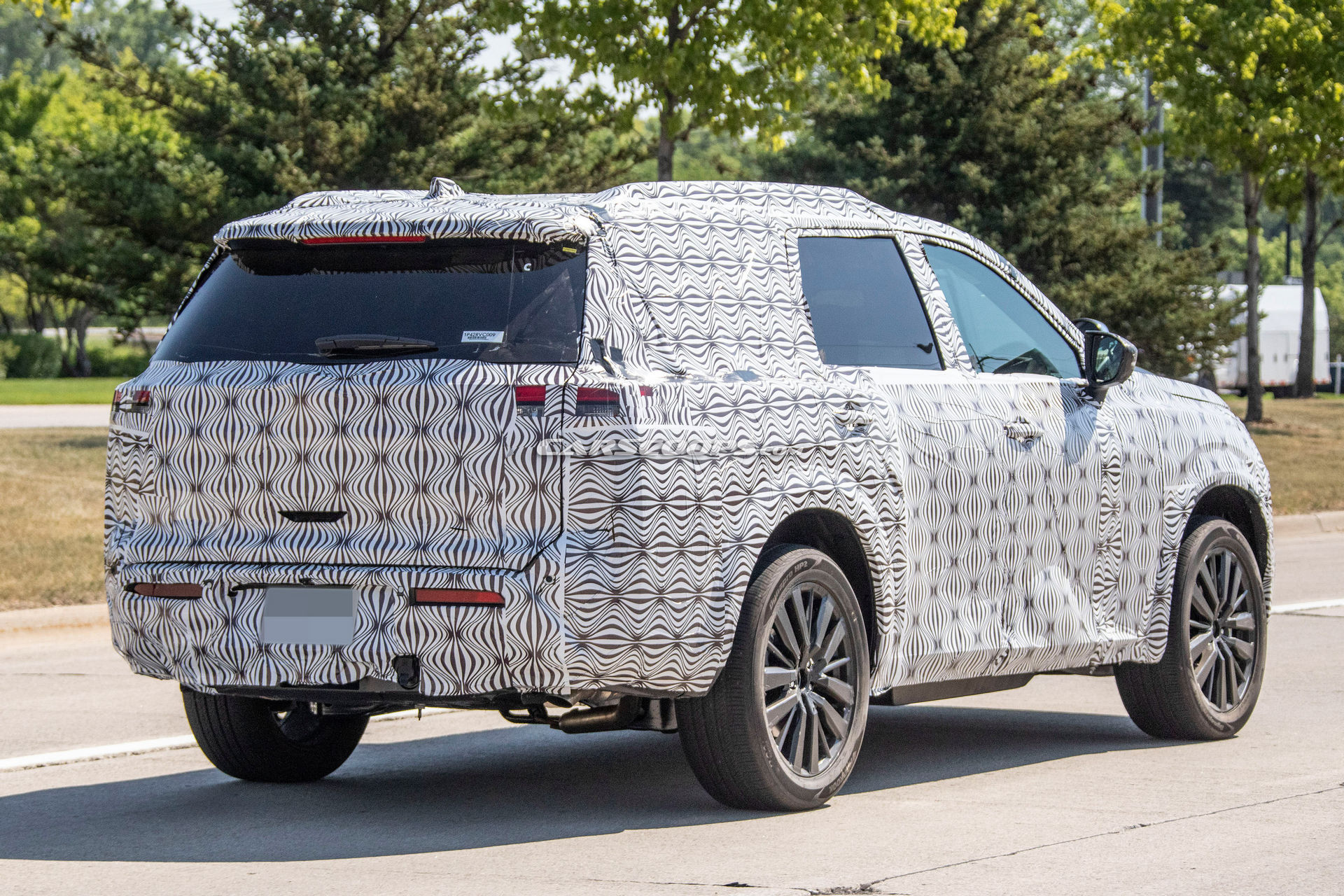 2022 Nissan Pathfinder Shows Big Infotainment Screen In Its Spy Debut ...