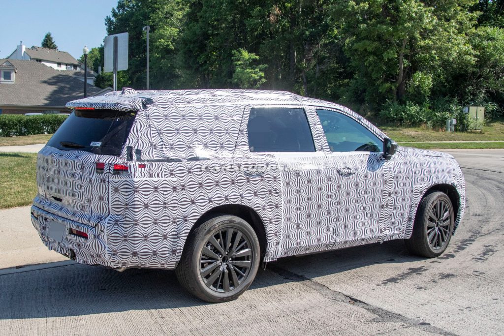 2022 Nissan Pathfinder Shows Big Infotainment Screen In Its Spy Debut ...