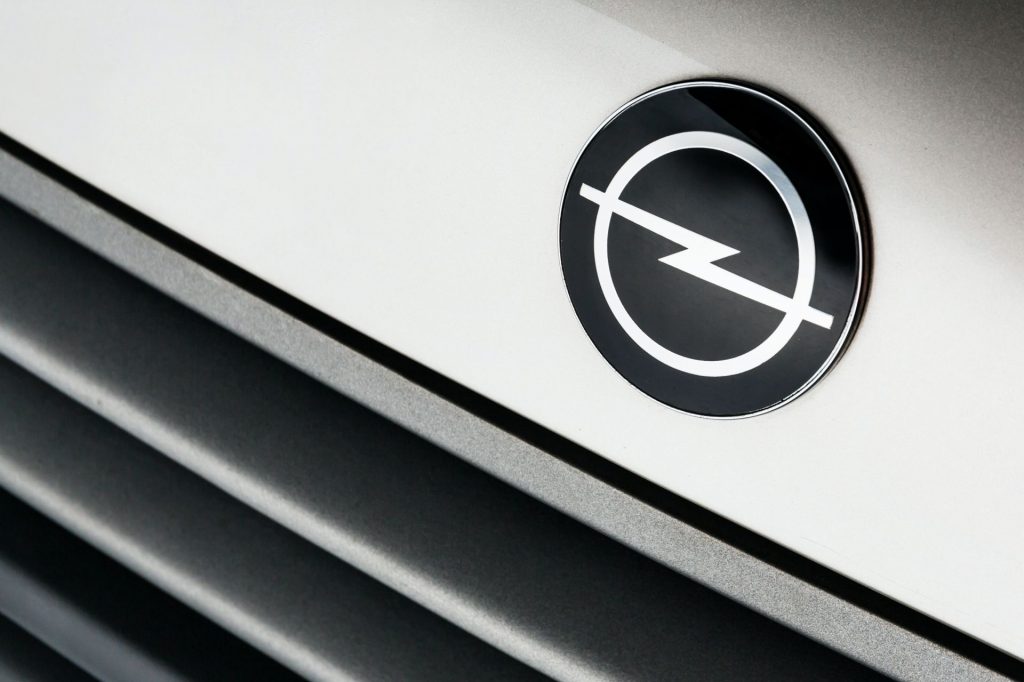 Turns Out The 2021 Mokka Debuted Opel’s Redesigned ‘Blitz’ Logo | Carscoops