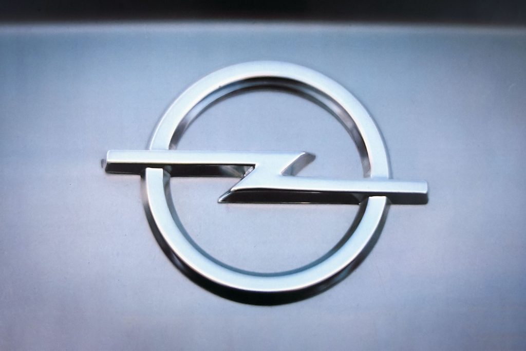 Turns Out The 2021 Mokka Debuted Opel’s Redesigned ‘Blitz’ Logo | Carscoops