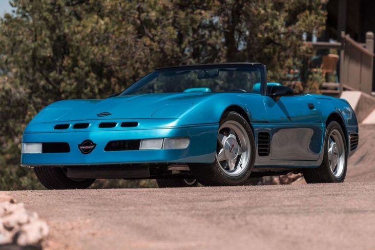 Live Your ‘80s Fantasy With This 1989 Corvette Callaway Twin Turbo ...