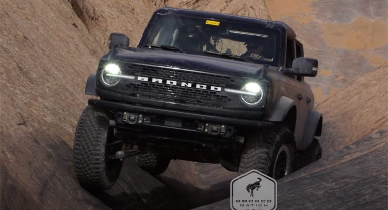 Here’s More Intense Off-Roading With The 2021 Ford Bronco | Carscoops
