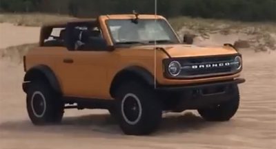 Watch A 2021 Ford Bronco Playing Around In The Sand | Carscoops