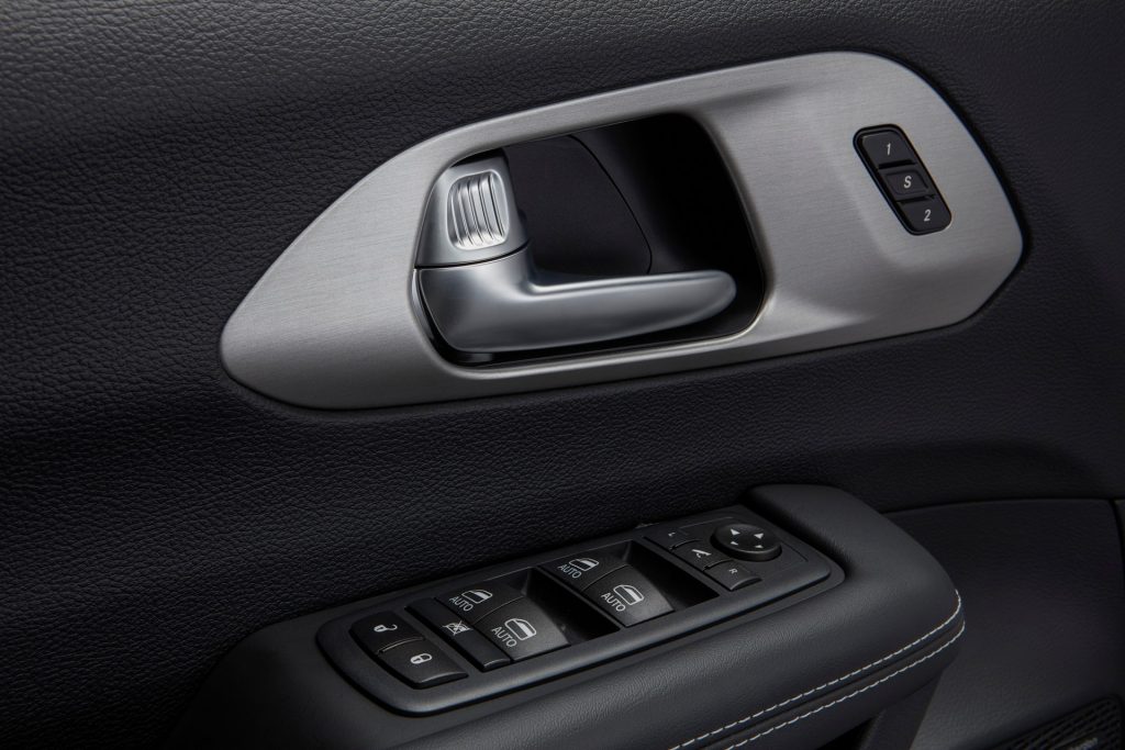 Facelifted 2021 Chrysler Pacifica Starts At $35,045 | Carscoops