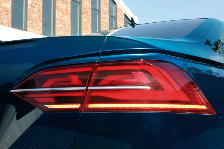 Facelifted 2021 VW Phideon Flagship Sedan Revealed In China, Loses V6 ...