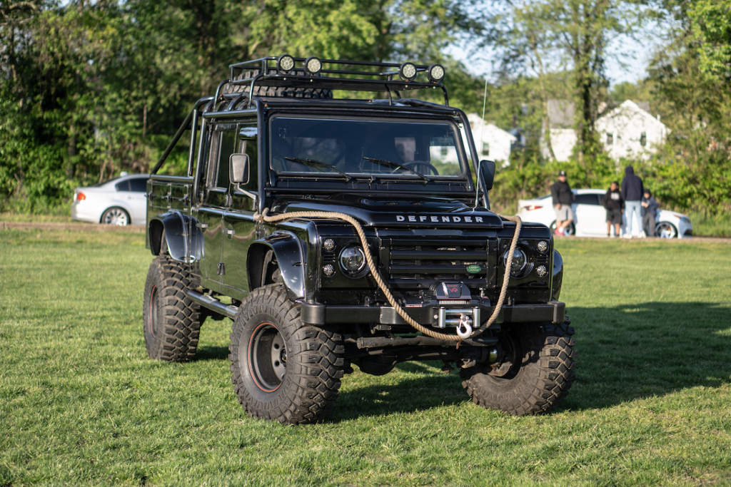 You Can Buy A James Bond-Inspired Land Rover Defender Once Owned By The ...
