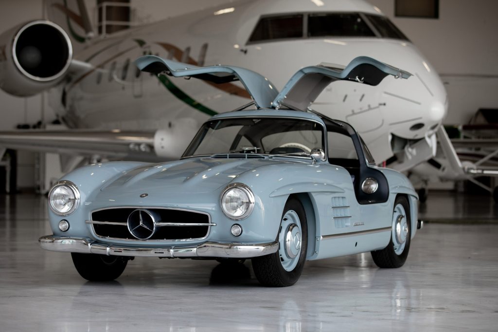 This Impeccable 1957 Mercedes-Benz 300 SL Just Sold For $1.15 Million ...