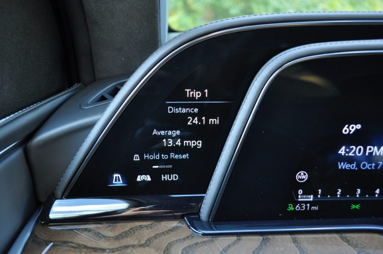 We Take A Hands On Look At The 2021 Cadillac Escalade’s Massive Curved ...