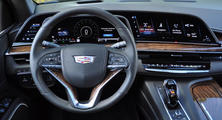 We Take A Hands On Look At The 2021 Cadillac Escalade’s Massive Curved ...