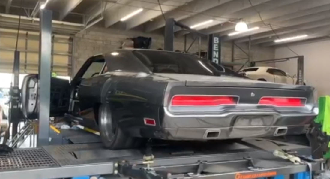 Watch In Awe At SpeedKore’s Hellephant-Powered 1970 Dodge Charger On ...