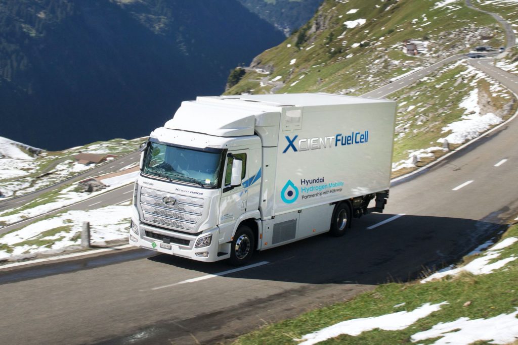 Hyundai Xcient Debuts As The World’s First Mass-Produced Fuel Cell ...
