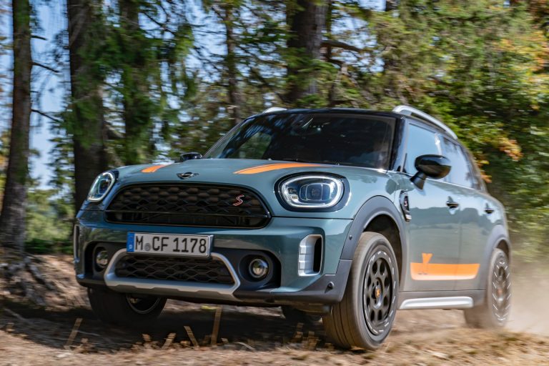 MINI Countryman Powered By X-Raid Rides Higher, Goes Farther | Carscoops