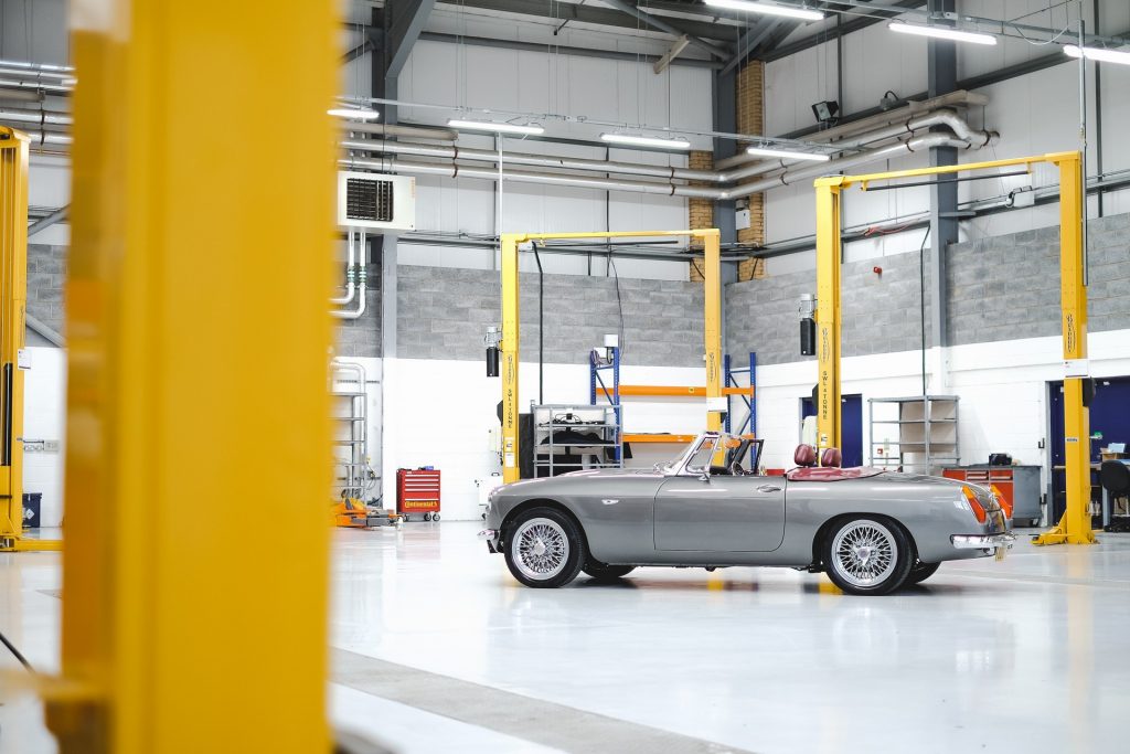 RBW’s EV Roadster Is An Electric MGB That’s Set To Go Into Production ...